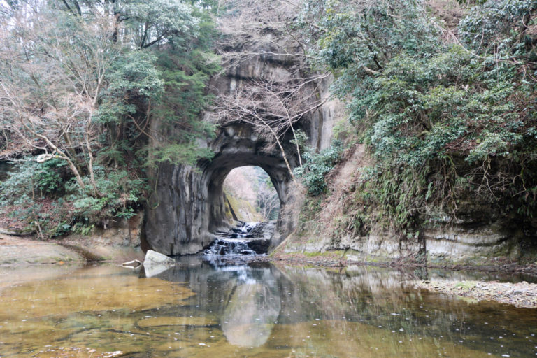 Taking in a Ghibli-like scenery: Nomizo Falls and Kameiwa Cave (Kimitsu ...